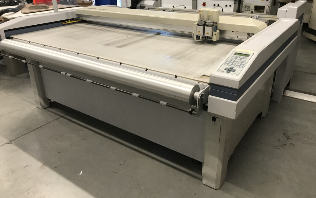 Une table de découpe Zünd occasion disponible à la vente | FOGEPACK ...